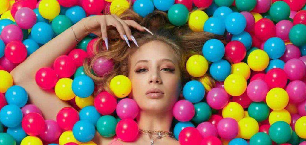 Chadia Rodriguez, le sue parole fanno riflettere | Curiosa idea - CheMusica